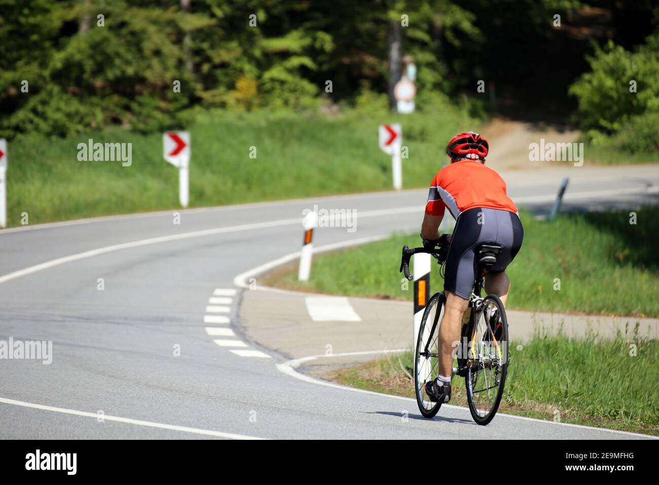Road cyclist from behind hi-res stock photography and images - Alamy