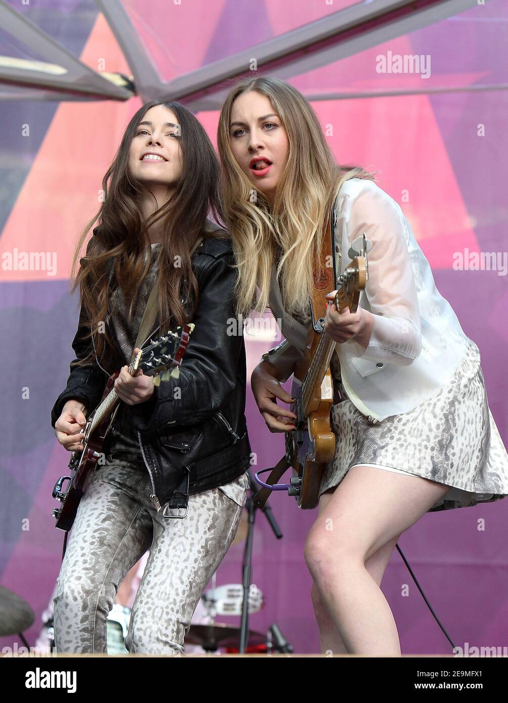 Danielle haim and alana haim hi-res stock photography and images - Alamy