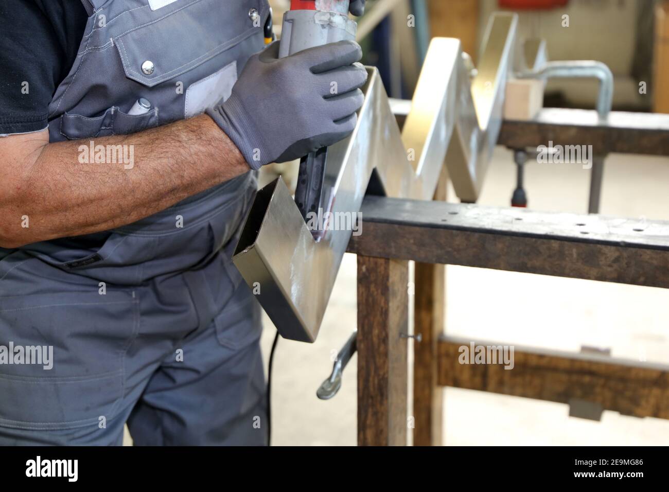 Metalworking shop hi-res stock photography and images - Alamy