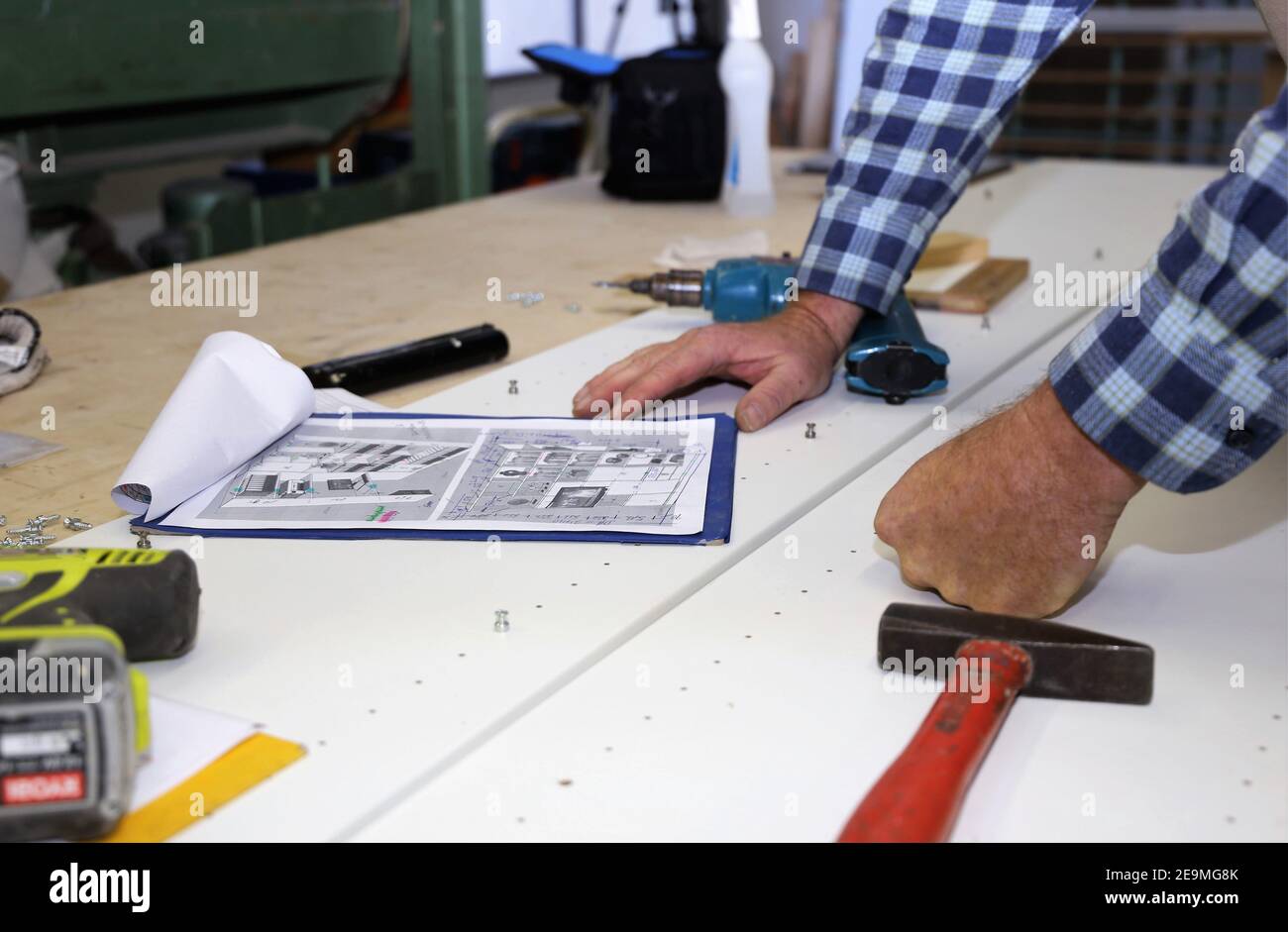 Joiner at work hi-res stock photography and images - Alamy