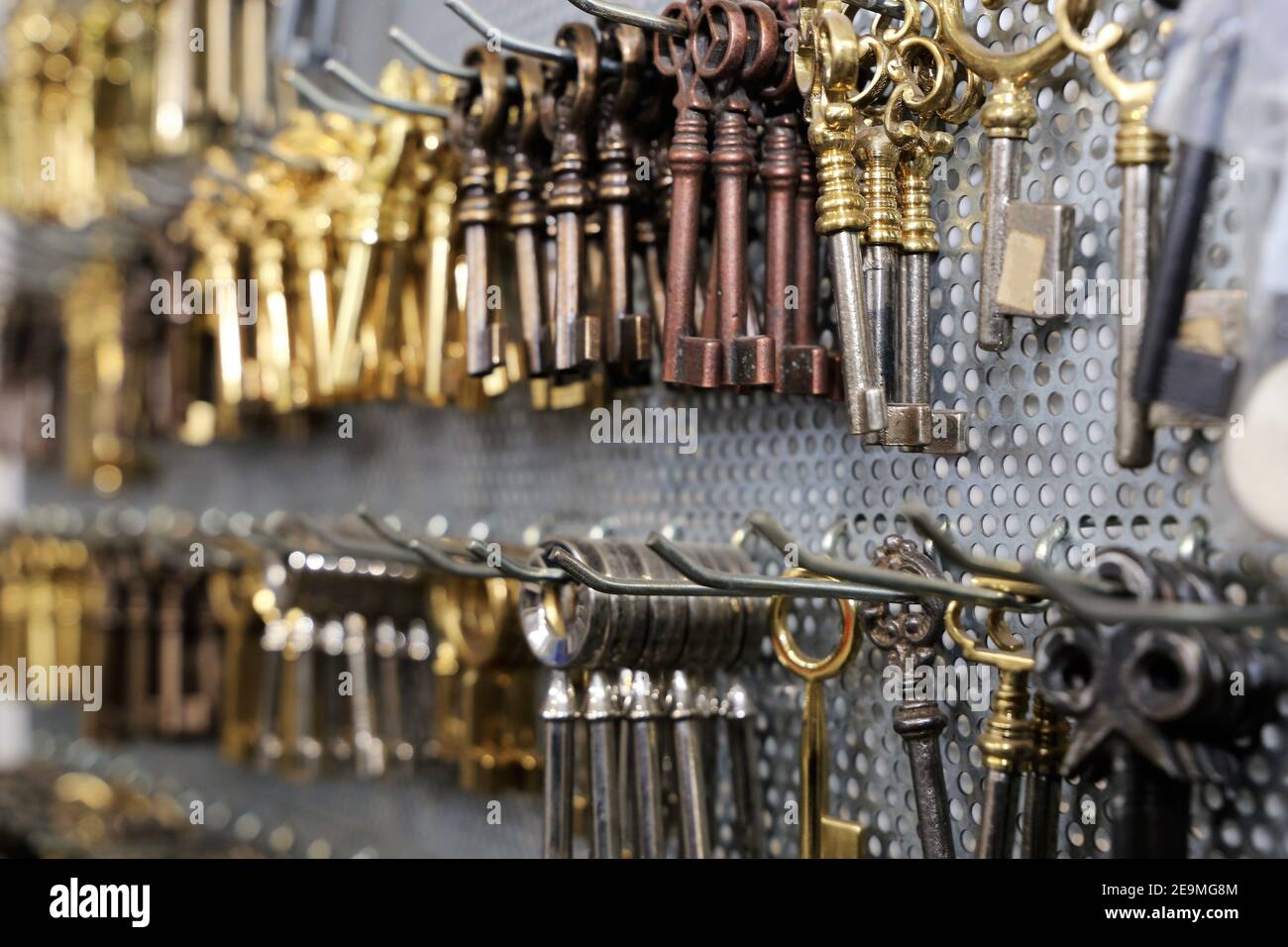Board with keys hi-res stock photography and images - Alamy