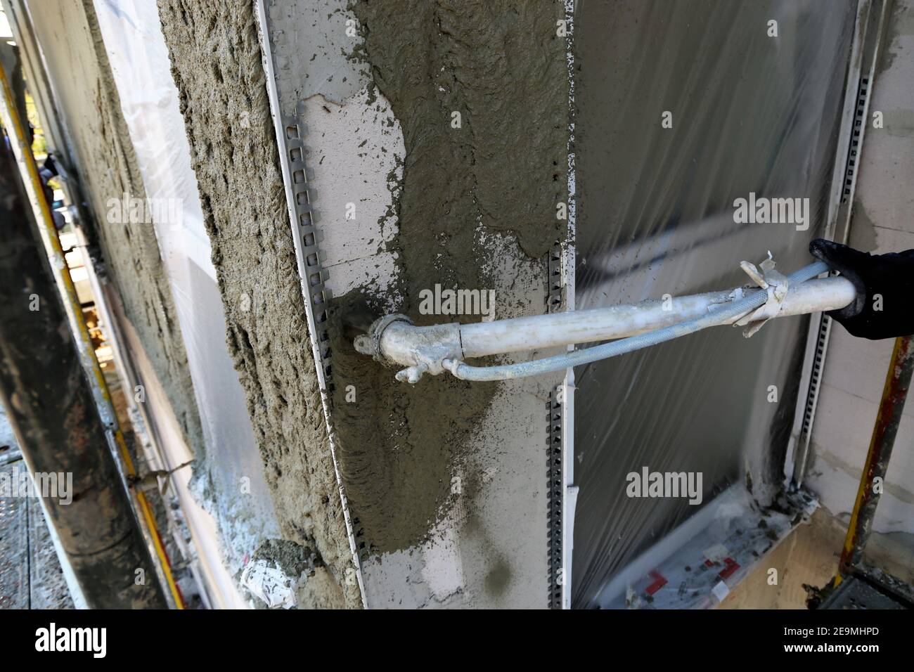 Spray plaster hi-res stock photography and images - Alamy
