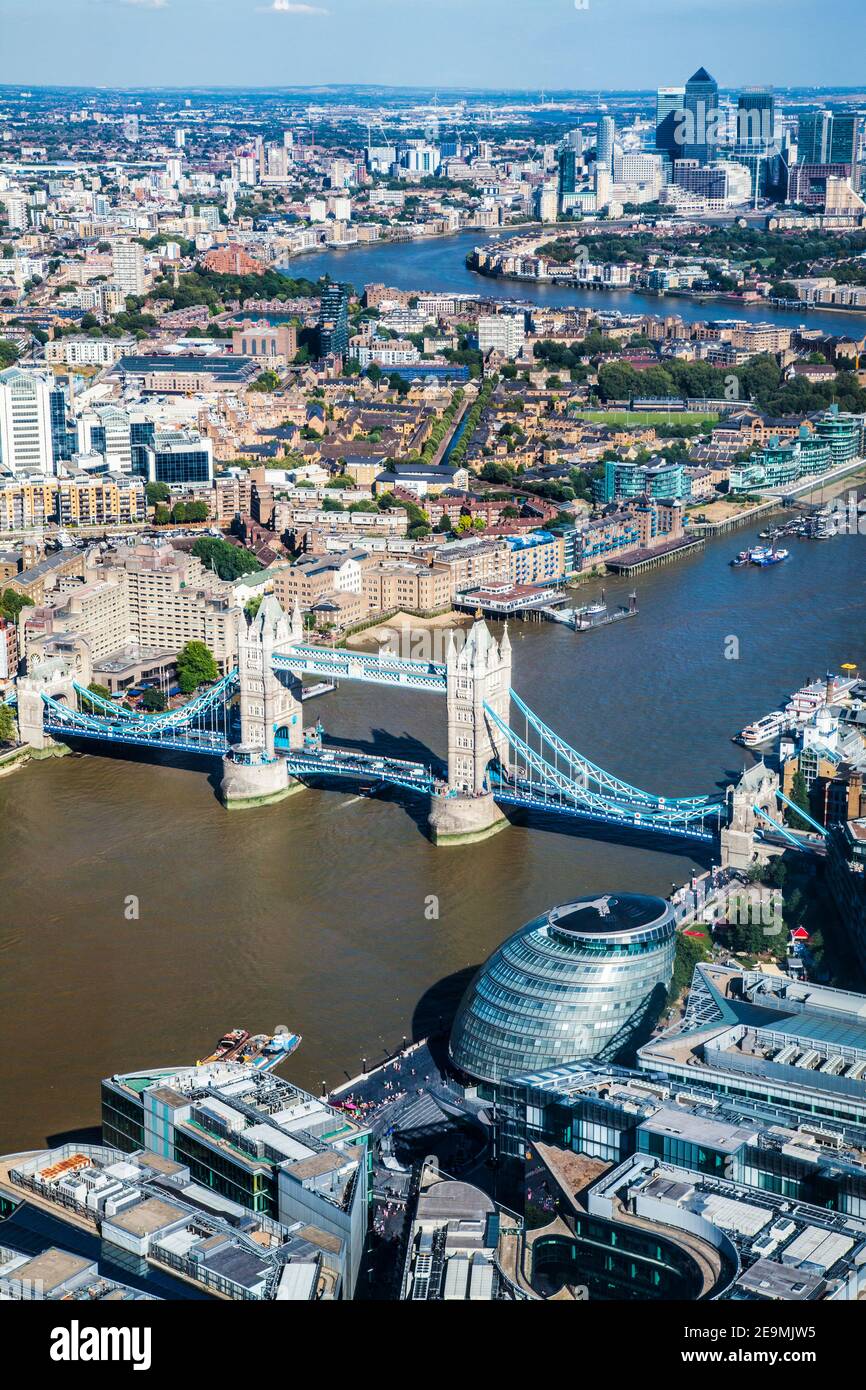 Aerial of famous london buildings hi-res stock photography and images ...