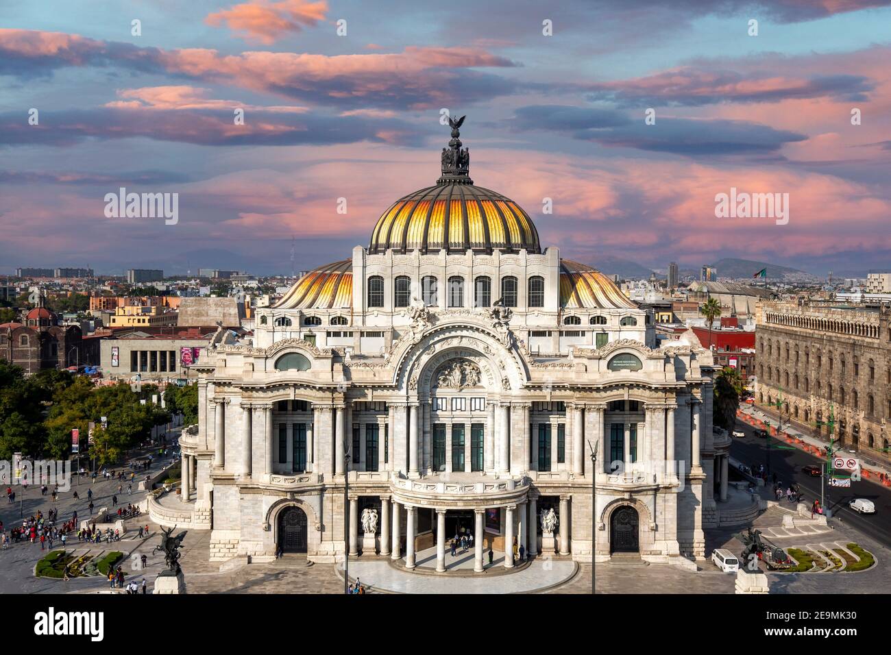 Landmark Palace of Fine Arts (Palacio de Bellas Artes) in Alameda ...