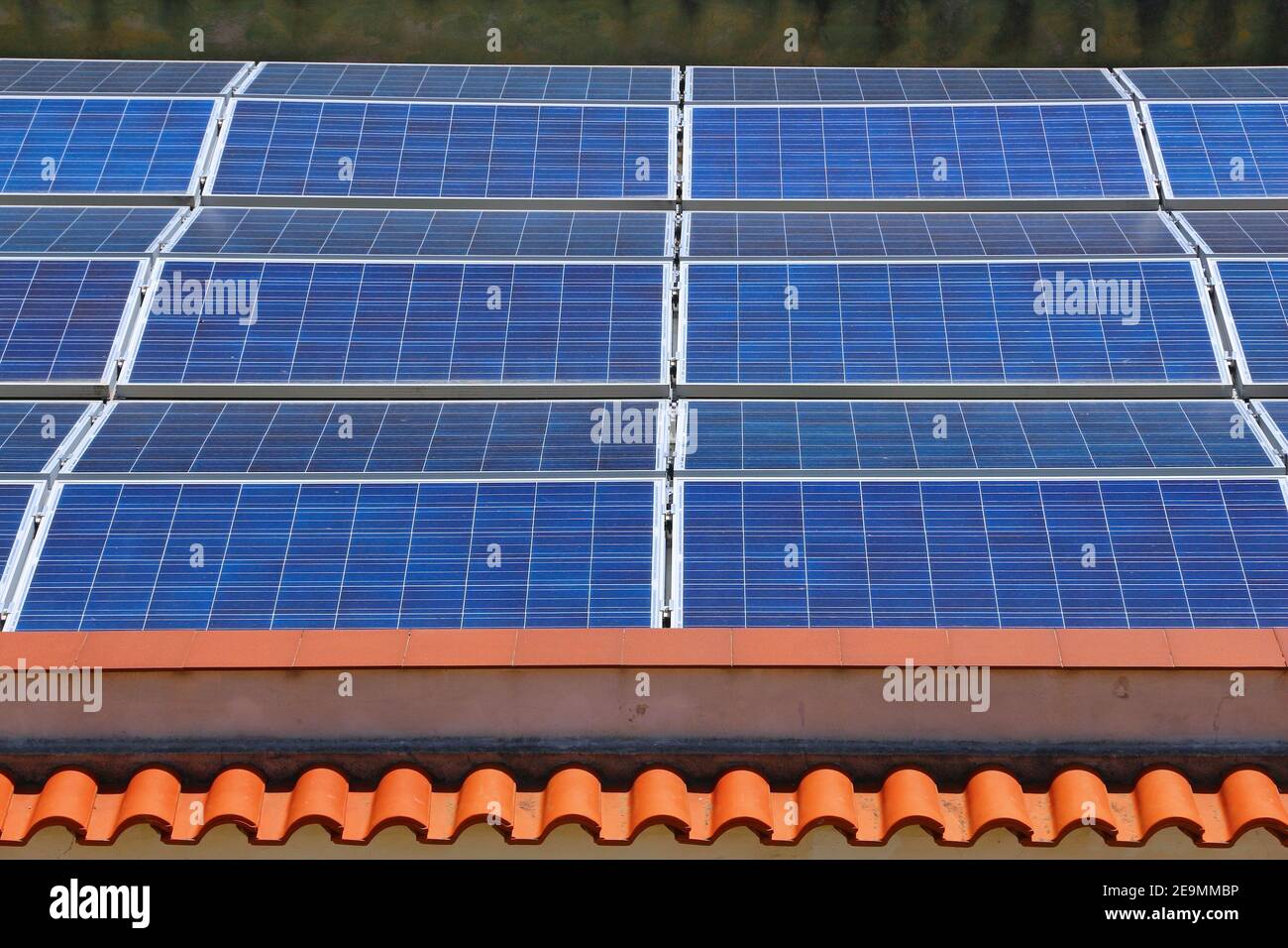 Solar panels - photovoltaic electricity cells installation in Apulia ...