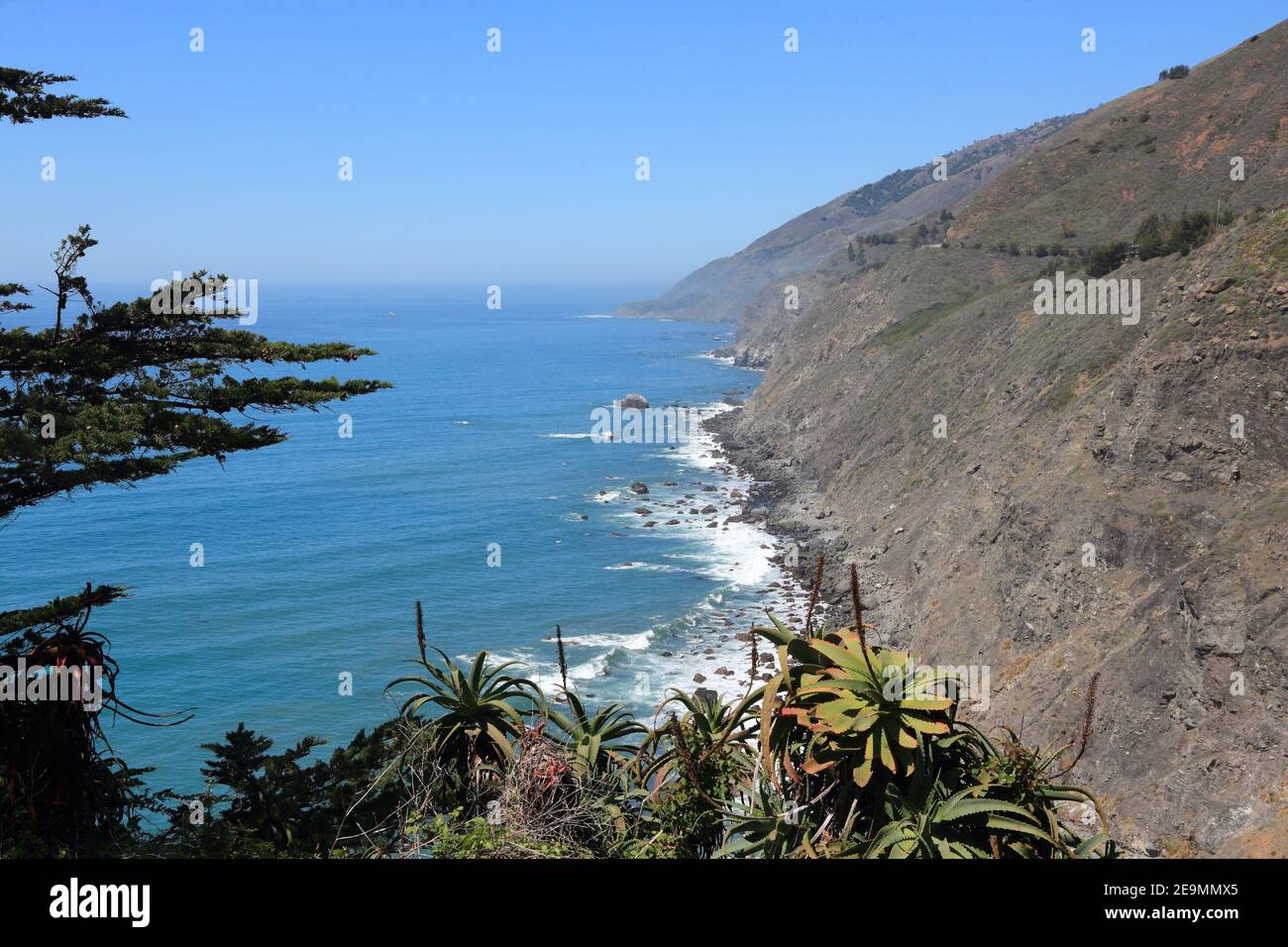 California landscape - Ragged Point. Pacific coast view in Big Sur ...