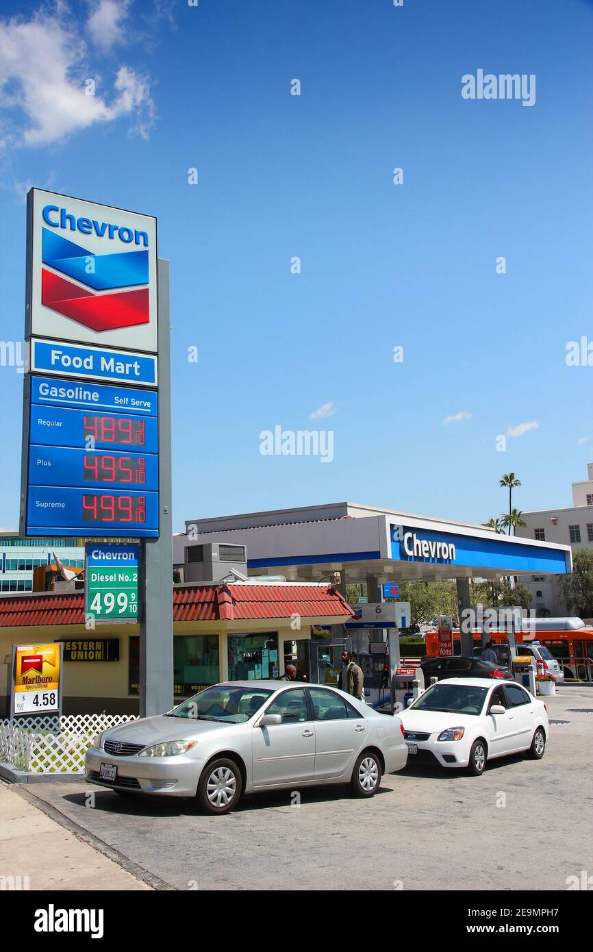 Chevron gas station hi-res stock photography and images - Alamy