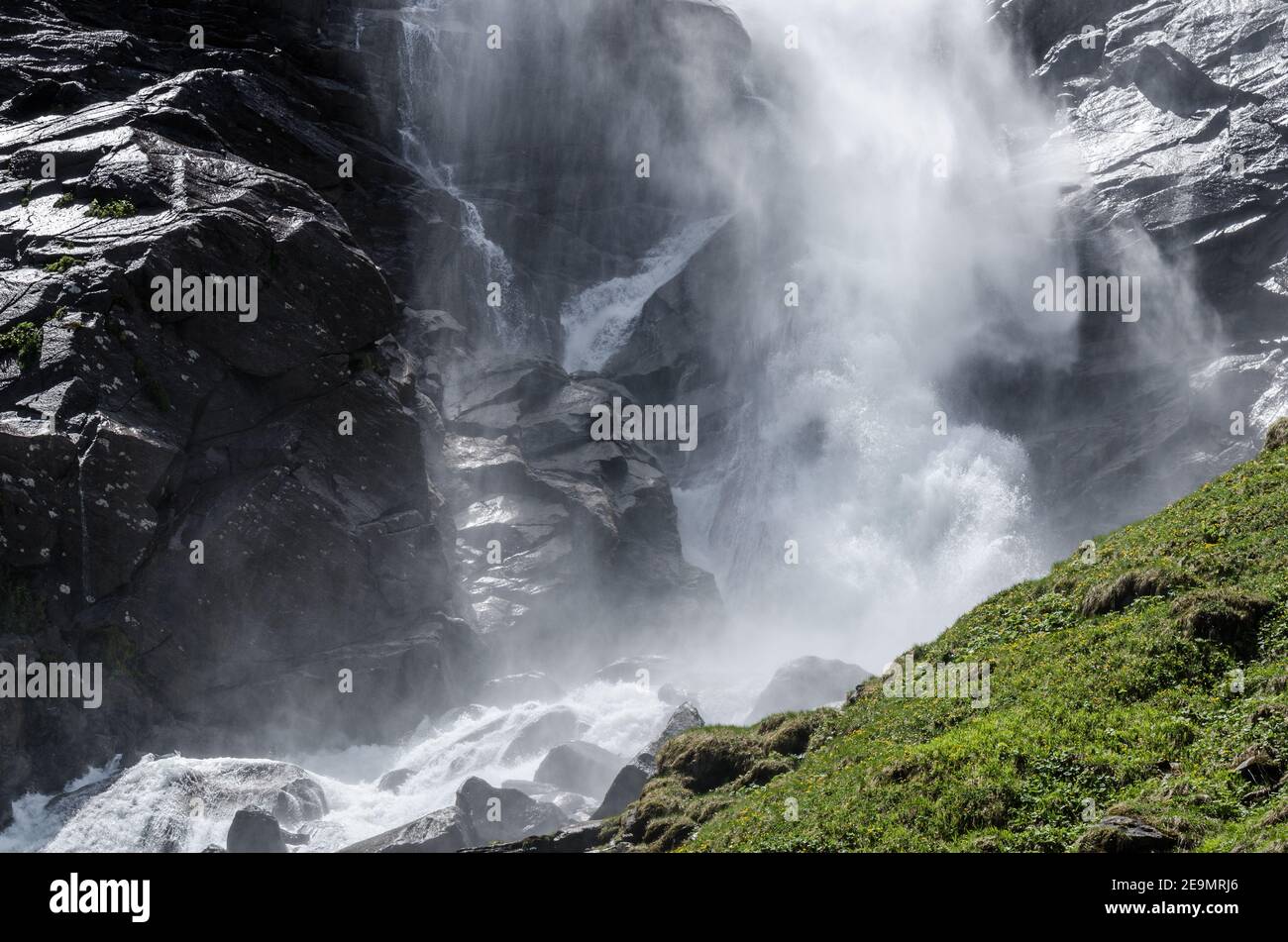 Sparkling waterfall hi-res stock photography and images - Alamy