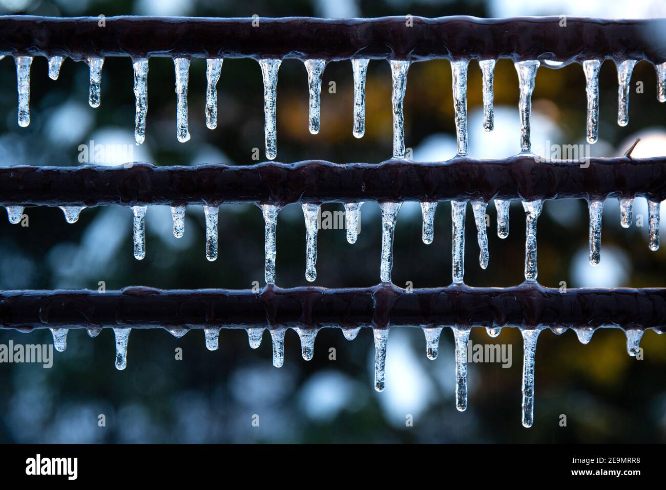 Roof icecle hi-res stock photography and images - Alamy