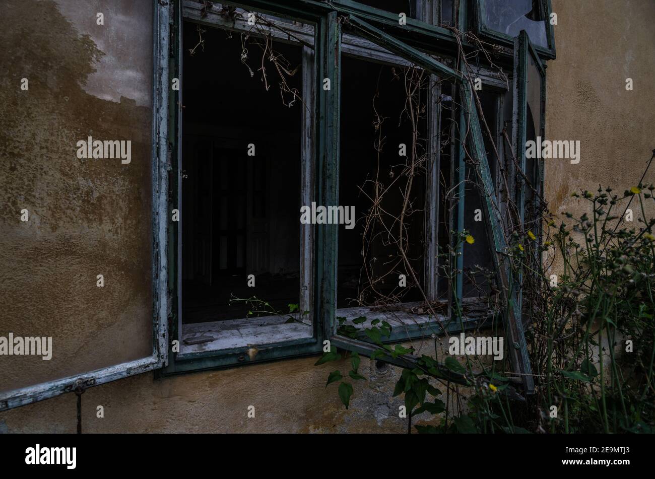 window of old abandoned house Stock Photo - Alamy