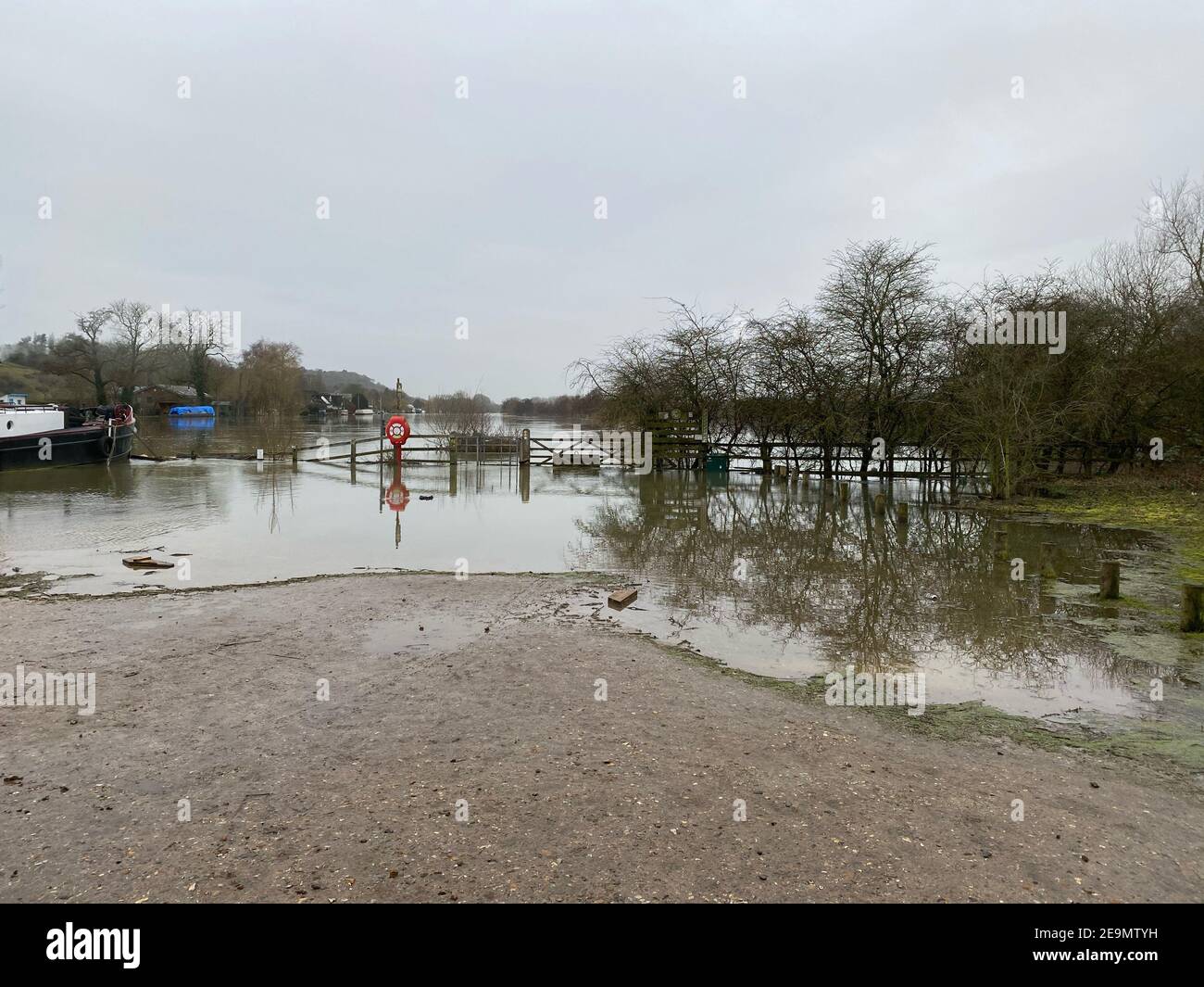 Bourne end floods hi-res stock photography and images - Alamy