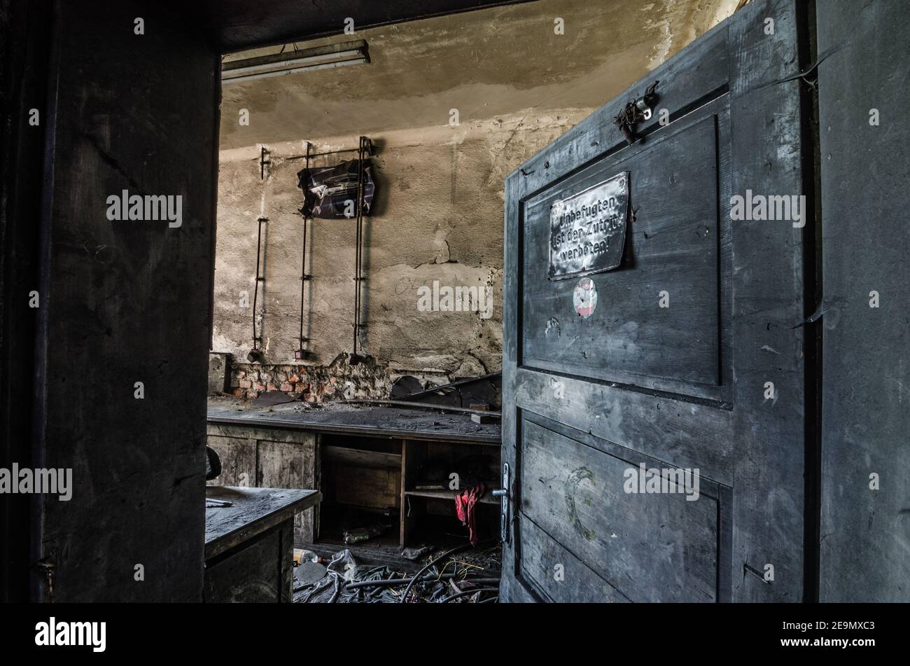 open door of abandoned workshop Stock Photo - Alamy