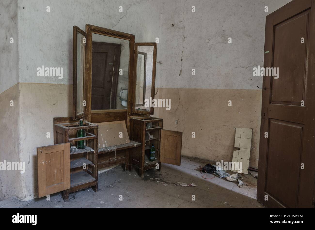 mirror wooden box in old house Stock Photo - Alamy