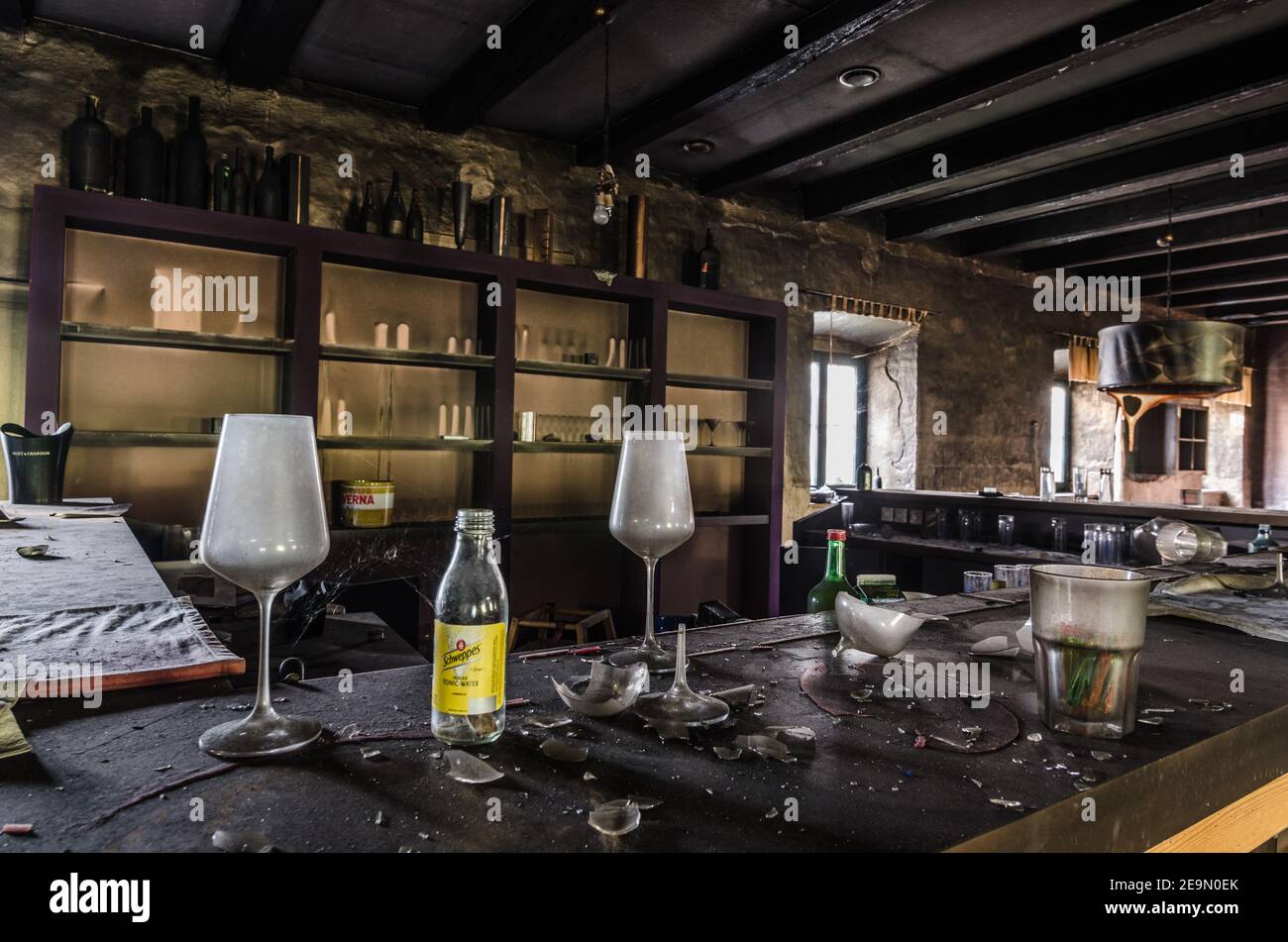 Abandoned bar hi-res stock photography and images - Alamy