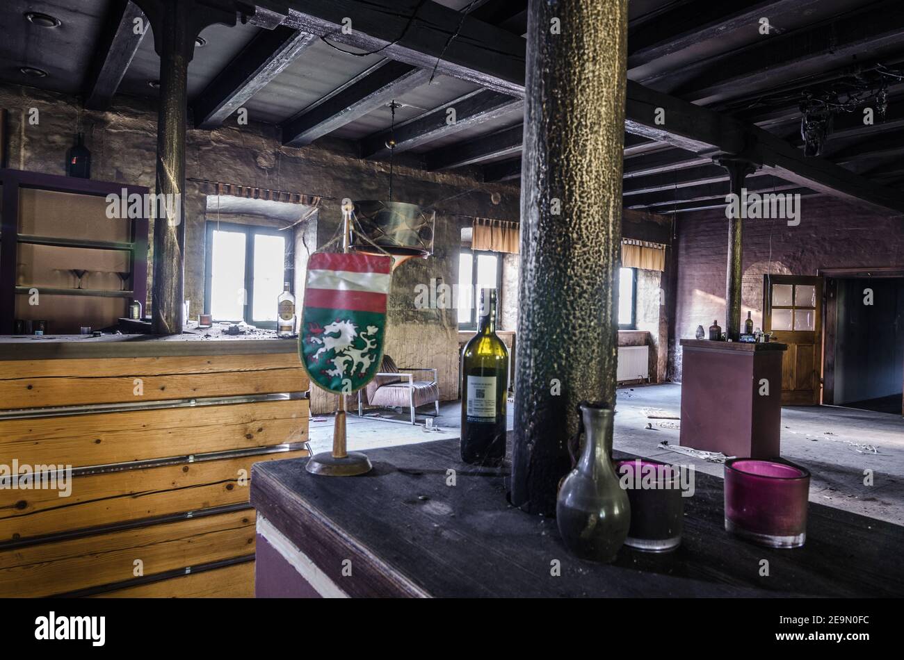 Abandoned old inn bar hi-res stock photography and images - Alamy