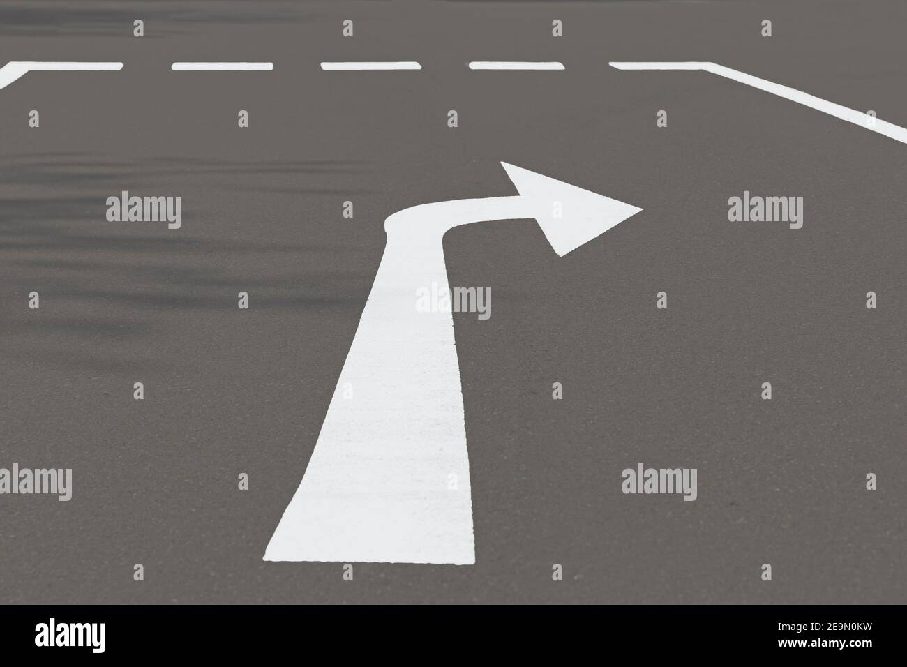 Vehicle turning right hi-res stock photography and images - Alamy