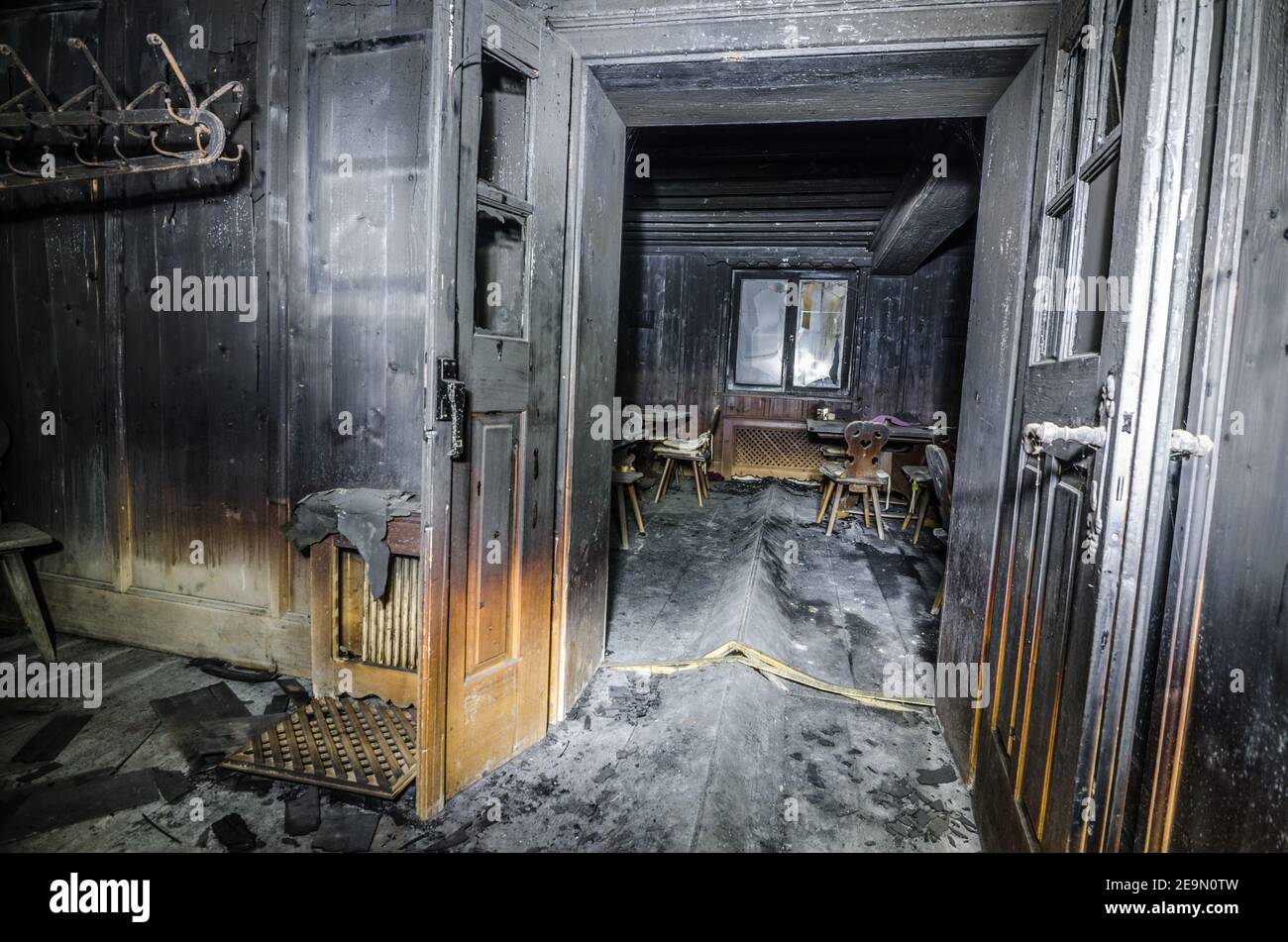 burnt black room after fire Stock Photo - Alamy