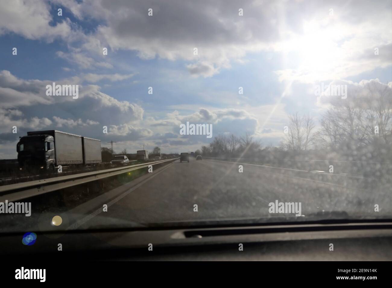 Low sun poor visibility hi-res stock photography and images - Alamy