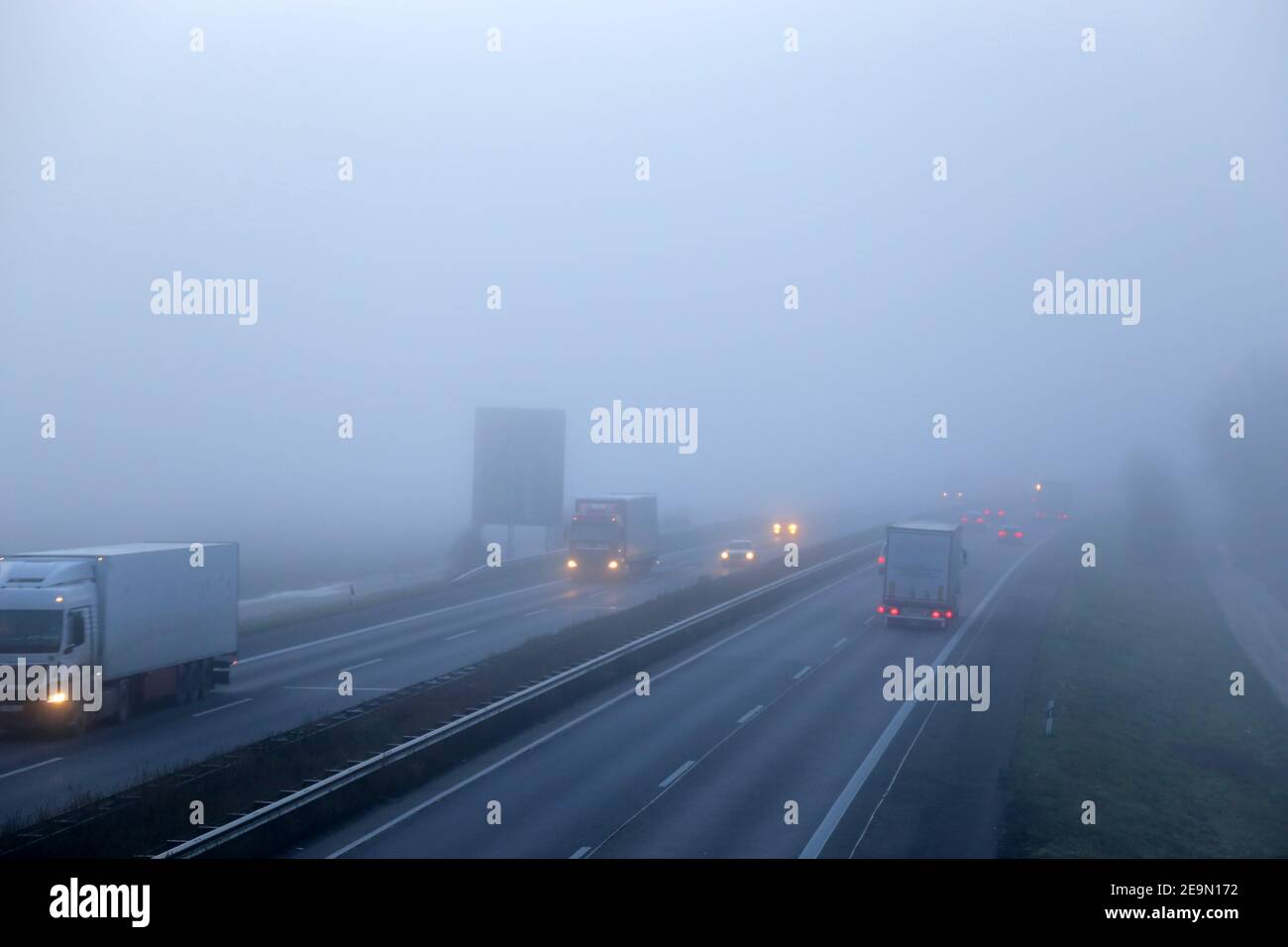 Motorway in dense fog and poor visibility (Germany Stock Photo - Alamy