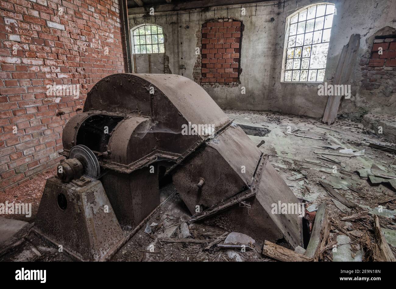 Old transmission hi-res stock photography and images - Alamy