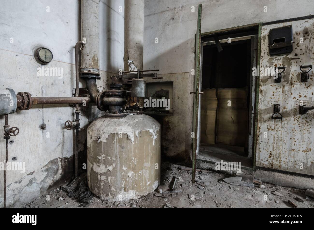 Old factory boiler hi-res stock photography and images - Alamy