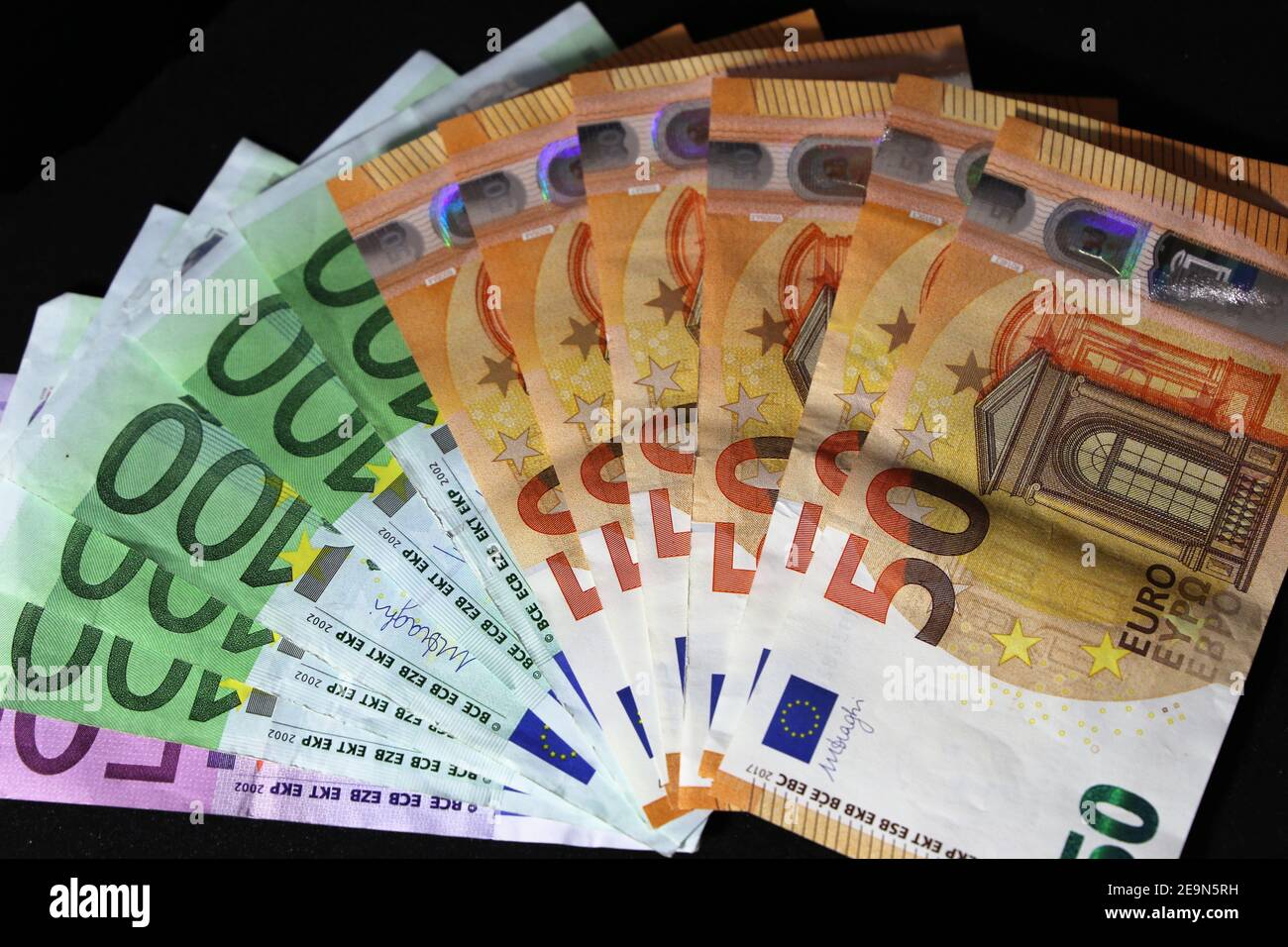 Euro bills (Euro banknotes Stock Photo - Alamy