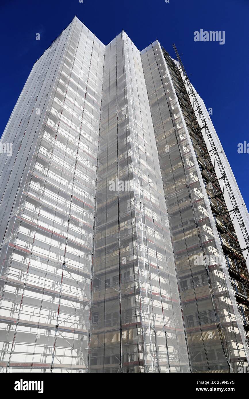 Scaffolding: Scaffolded high rise building (Germany Stock Photo - Alamy