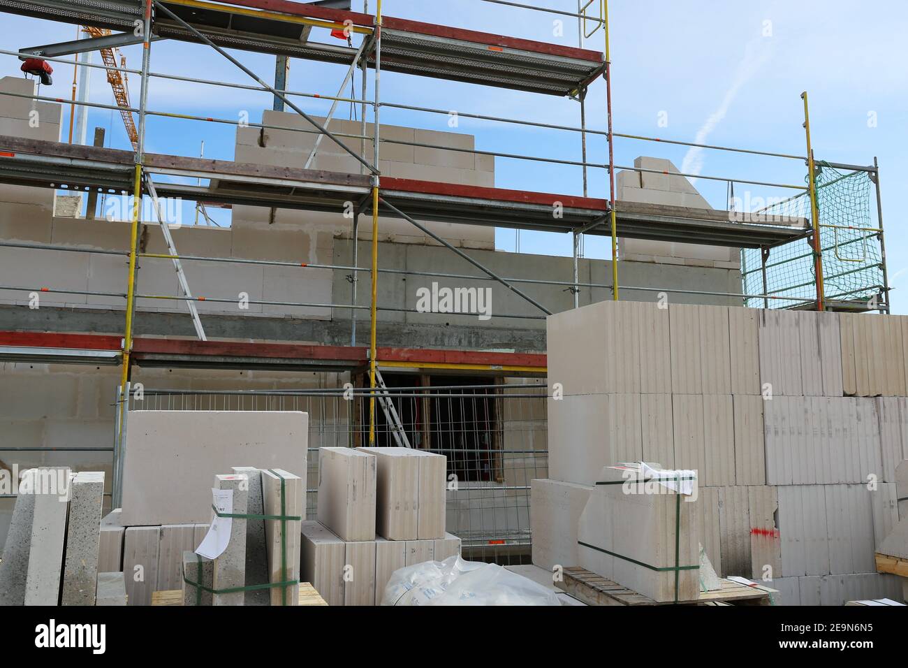 Construction site, construction of apartment house Stock Photo - Alamy