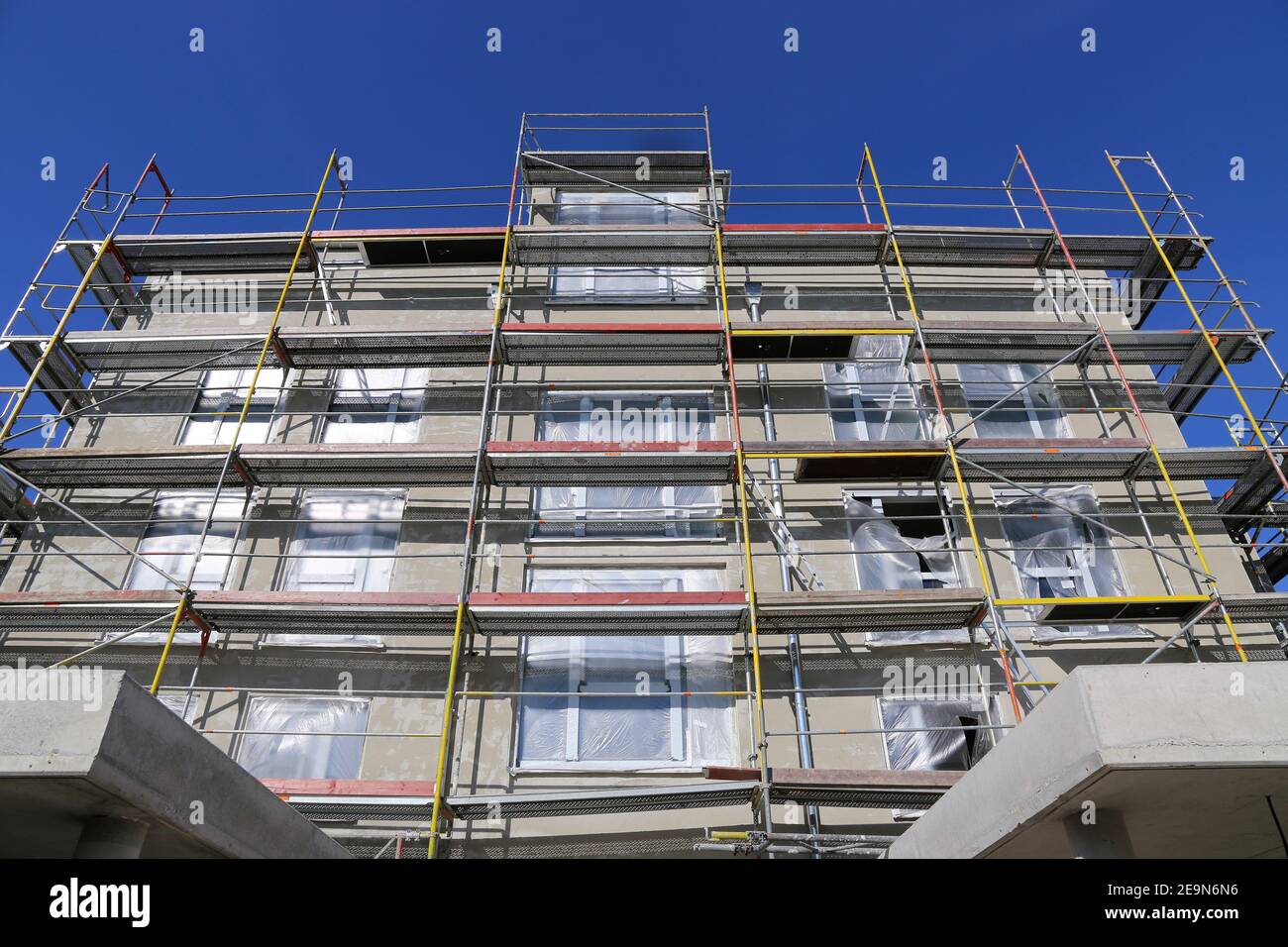 Construction site, construction of apartment house Stock Photo - Alamy