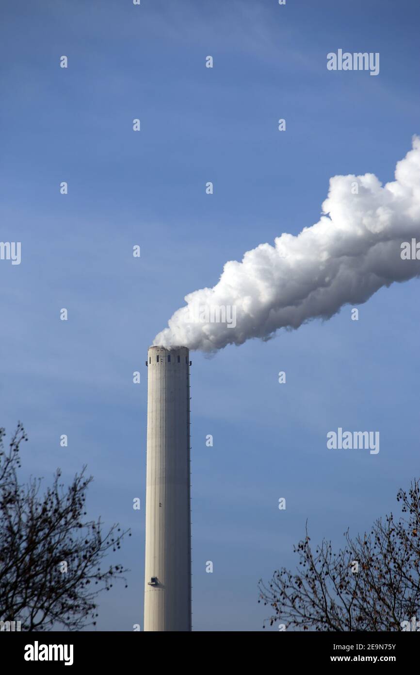 Industrial emissions hi-res stock photography and images - Alamy