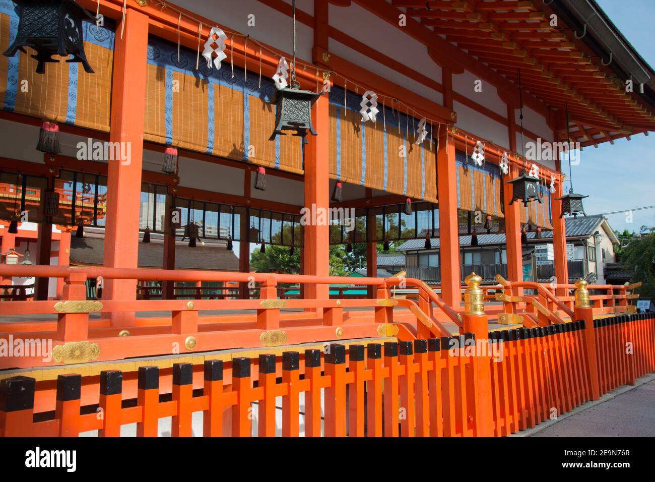 Beautiful shinto temple hi-res stock photography and images - Alamy