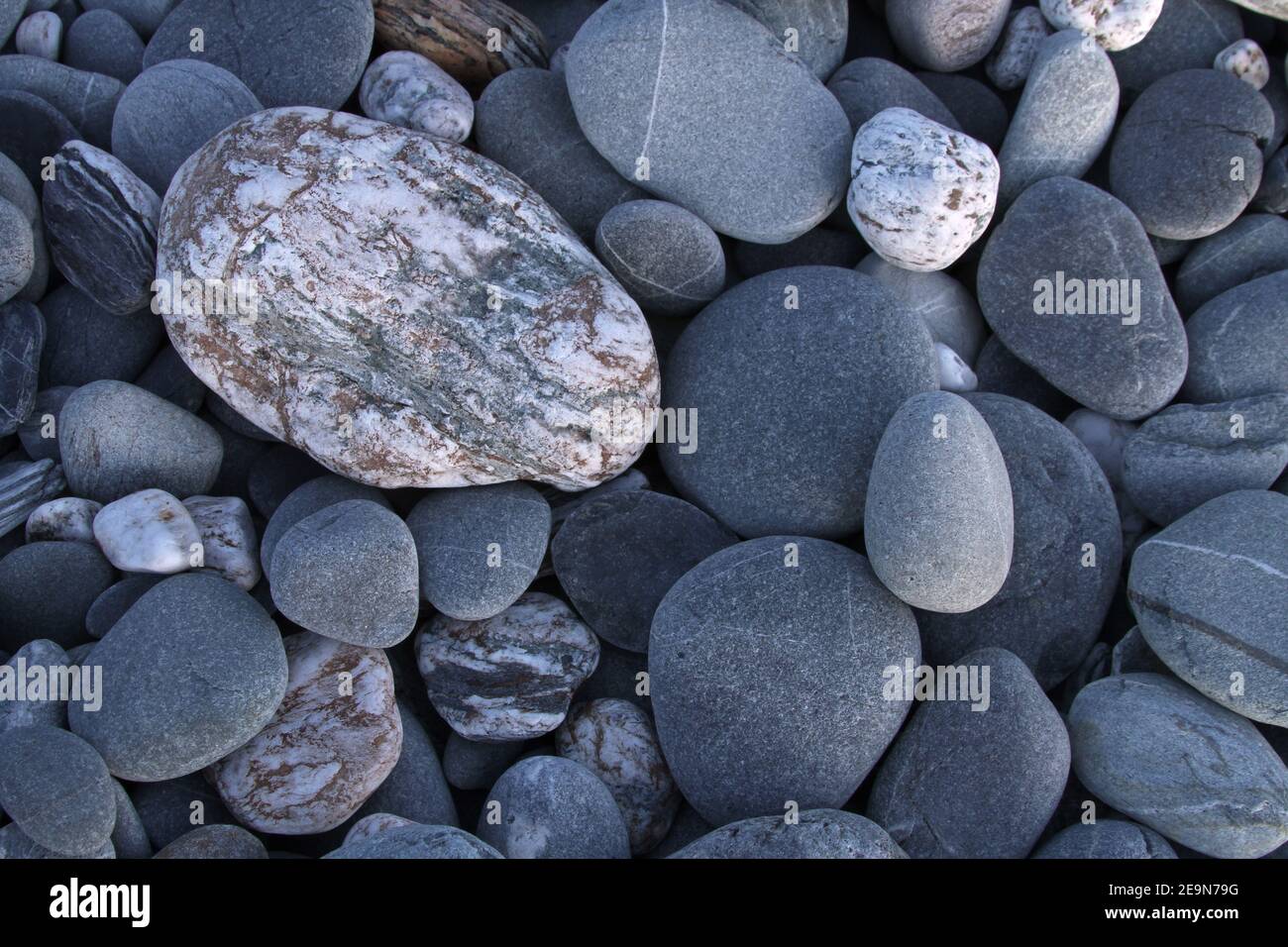 Round stones on the beach of new zealand hi-res stock photography and ...