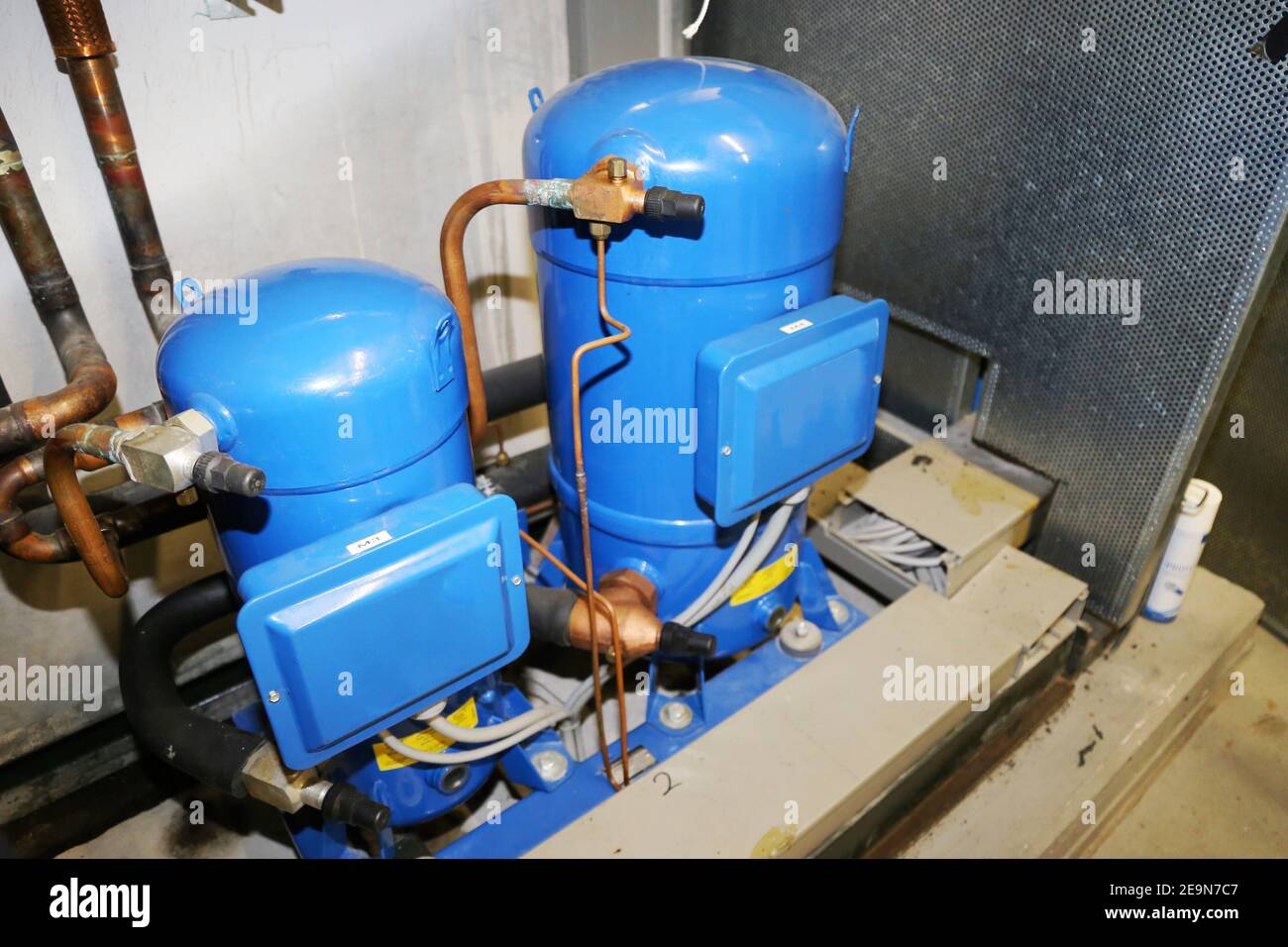 Refrigeration machines hi-res stock photography and images - Alamy