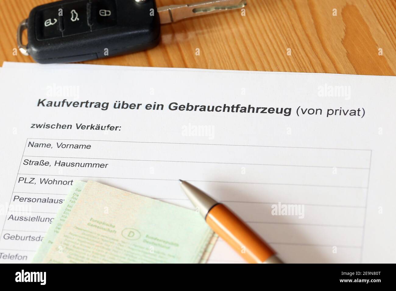 Symbol image: Close up of a purchase contract for a car (in german ...