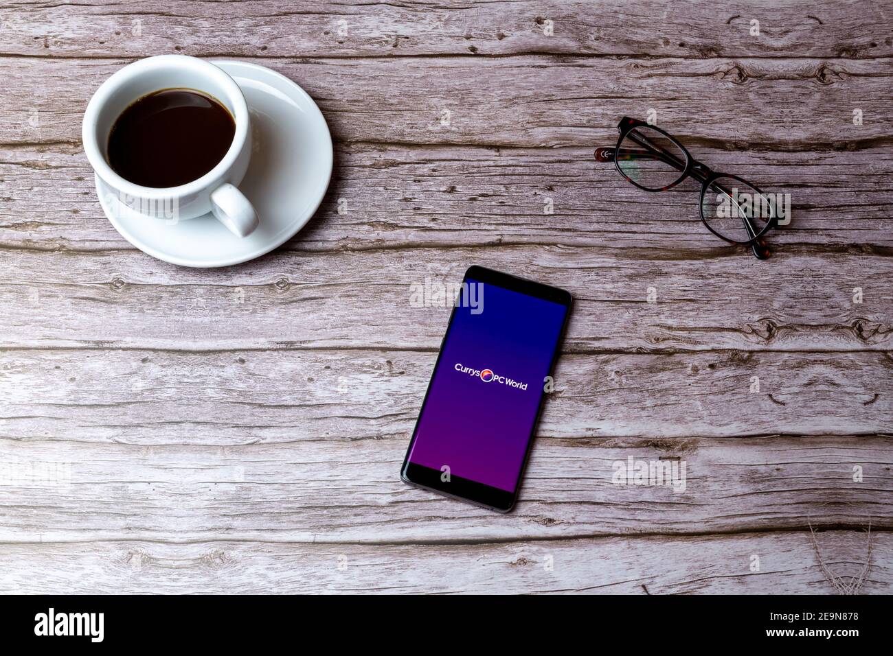 Tech store hi-res stock photography and images - Alamy