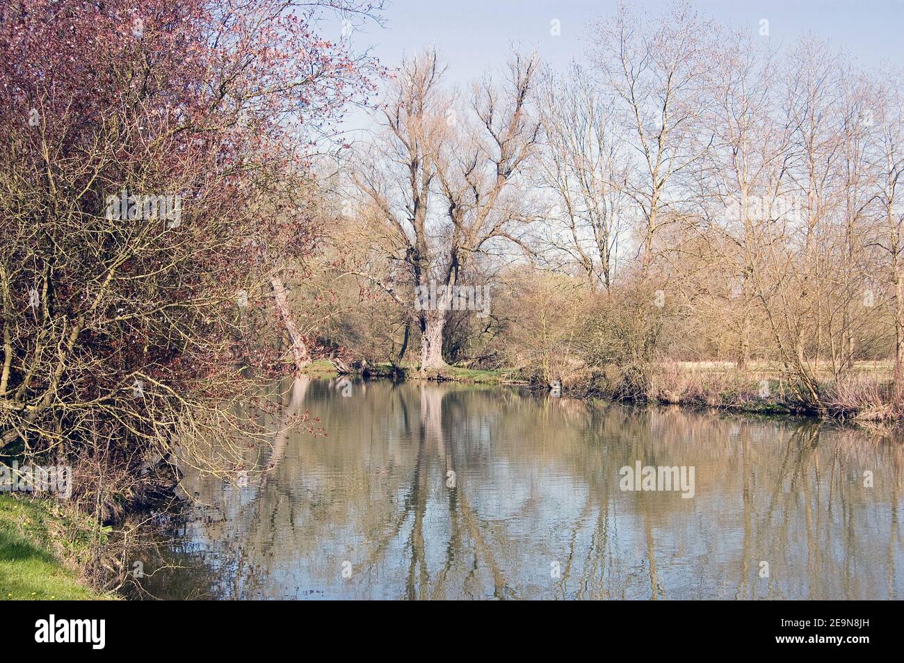 View of the River Cherwell from the bank in the City of Oxford Stock ...