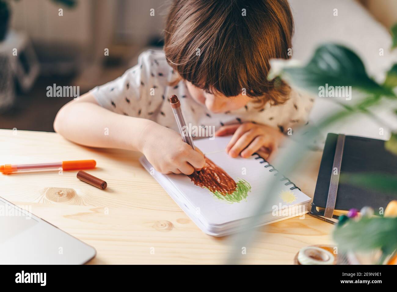School child drawing hi-res stock photography and images - Alamy