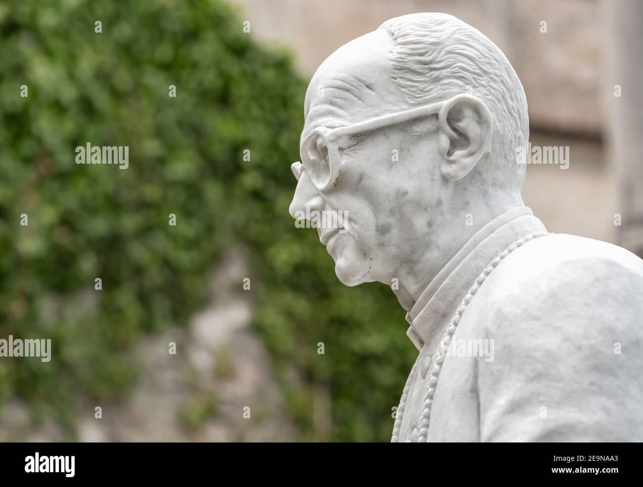 White marble statue of Monsignor Pasquale Macchi by Augusto Caravati in ...