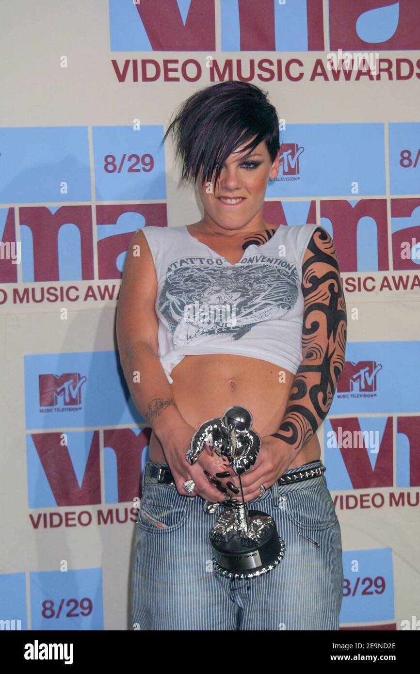 New York, NY--August 29, 2002--MTV Video Music Awards at Radio City ...