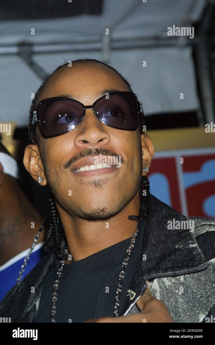 New York, NY--August 29, 2002--MTV Video Music Awards at Radio City ...