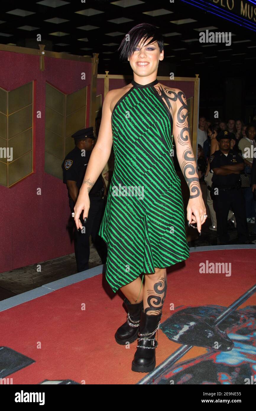 New York, NY--August 29, 2002--MTV Video Music Awards at Radio City ...