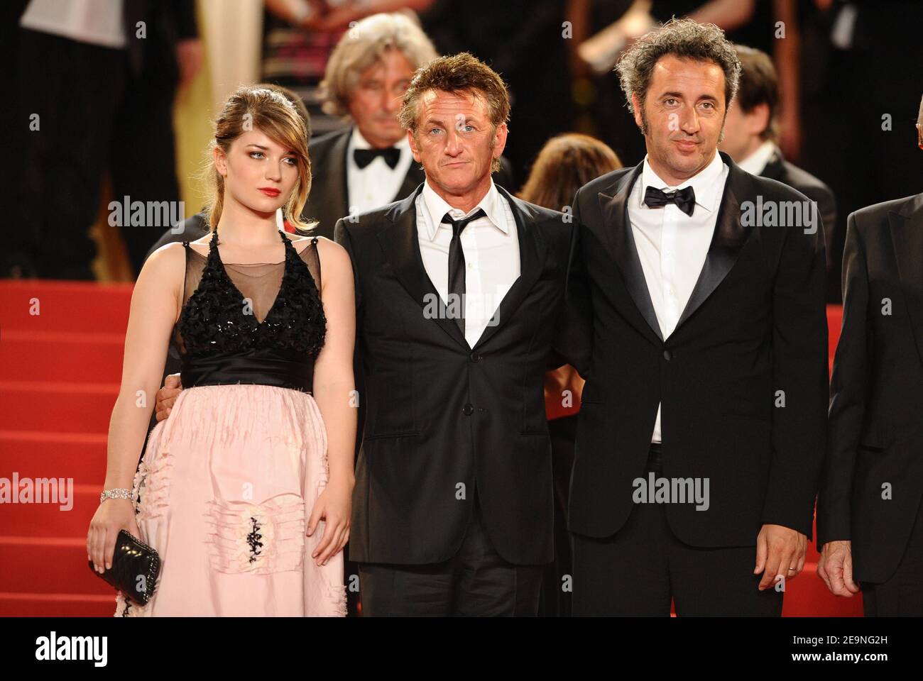 Eve hewson and sean penn hi-res stock photography and images - Alamy