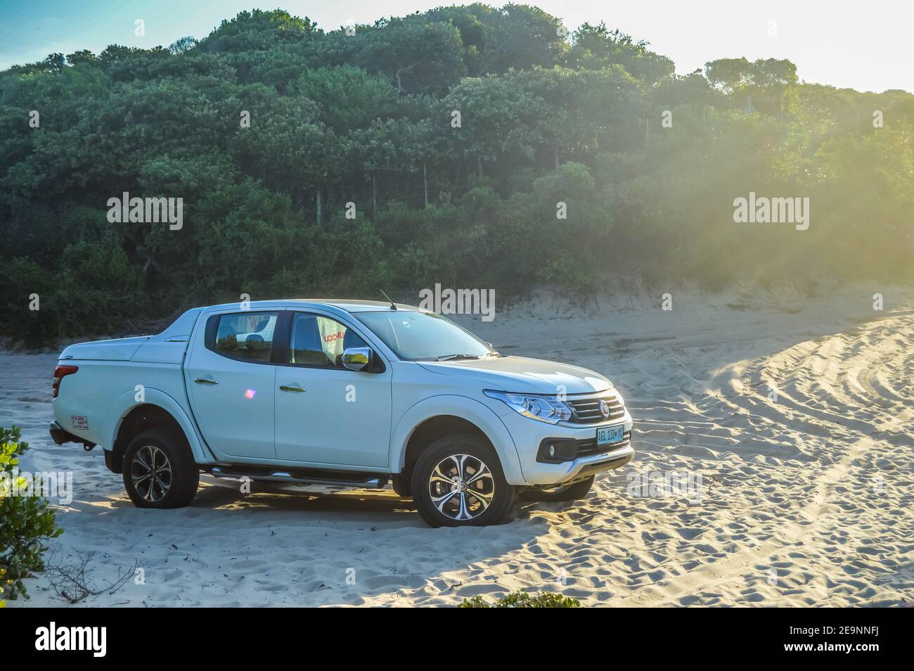 Car stuck in sand hi-res stock photography and images - Alamy