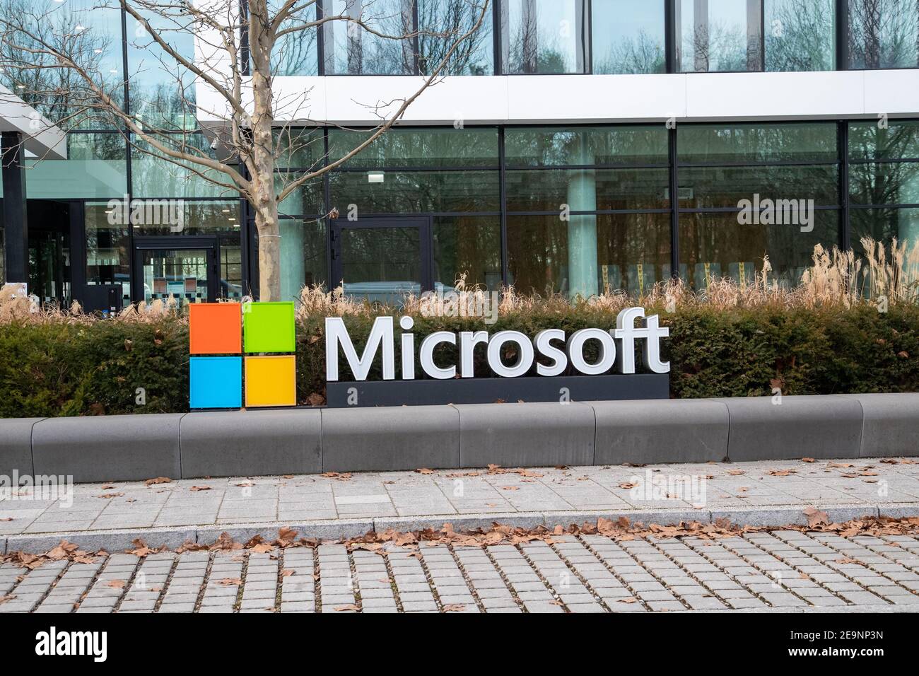 Der Sitz von Microsoft Deutschland in München am 5. Februar 2021 ...