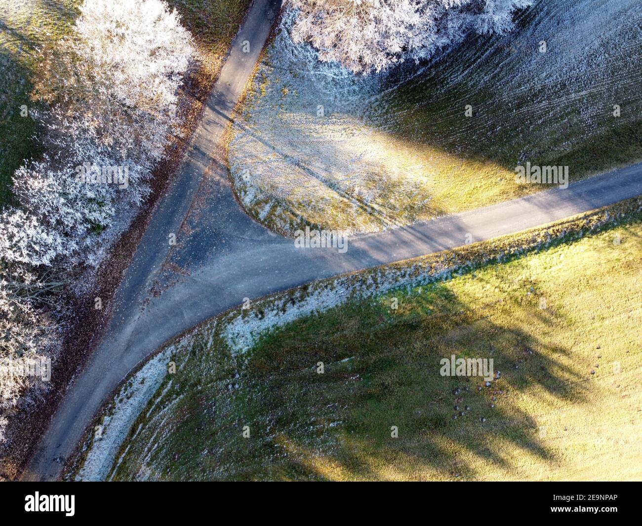 Two roads meeting hi-res stock photography and images - Alamy