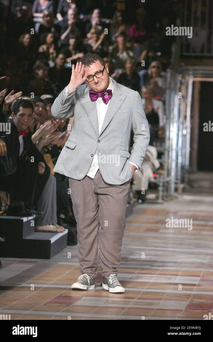 Alber elbaz catwalk runway hi-res stock photography and images - Alamy