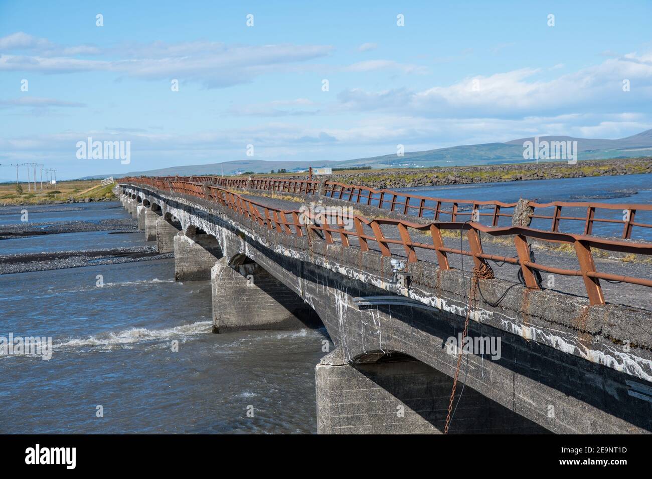 Concrete bridge iceland hi-res stock photography and images - Alamy