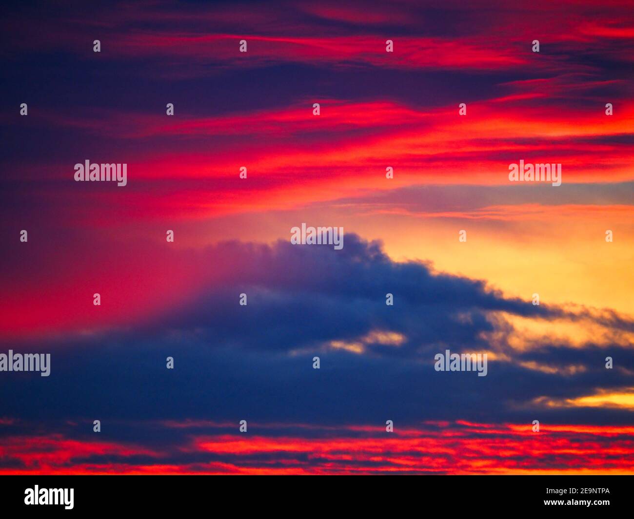 Red yellow sunset painting hi-res stock photography and images - Alamy