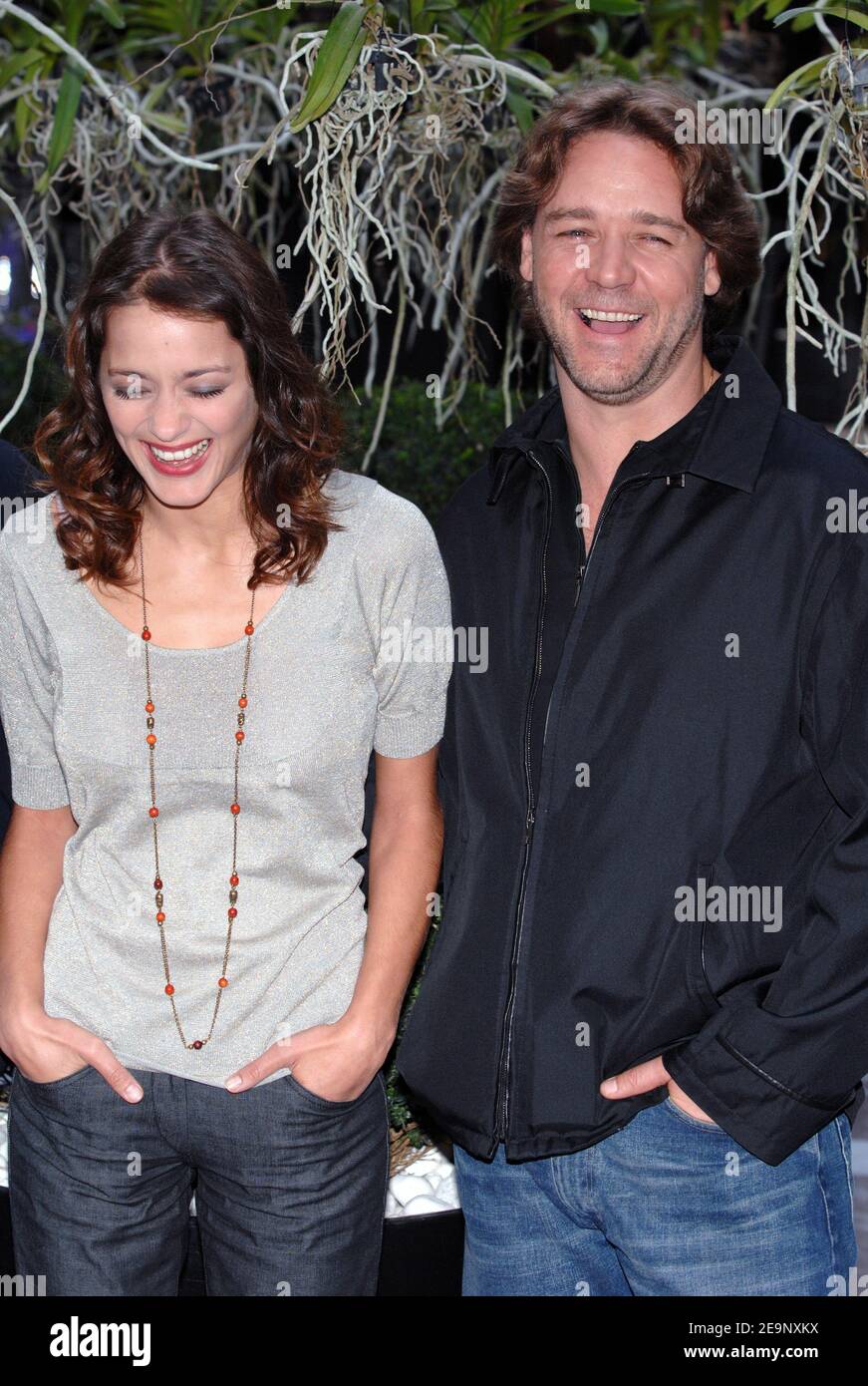 Aussie actor Russell Crowe and co-star French actress Marion Cotillard ...