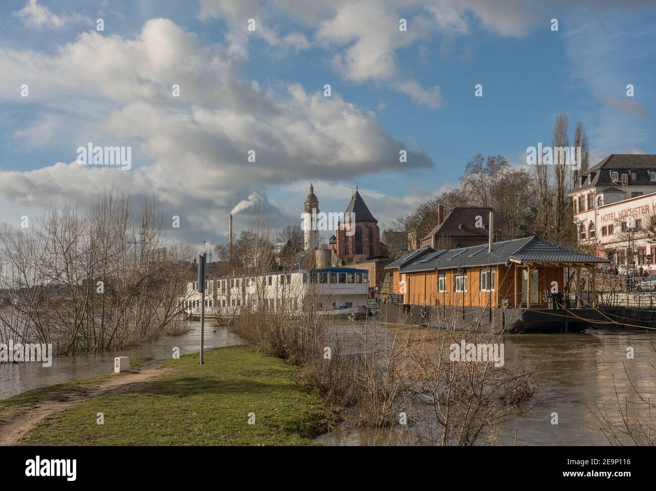 Winter landscape at the mouth of the nidda river in the main river near ...